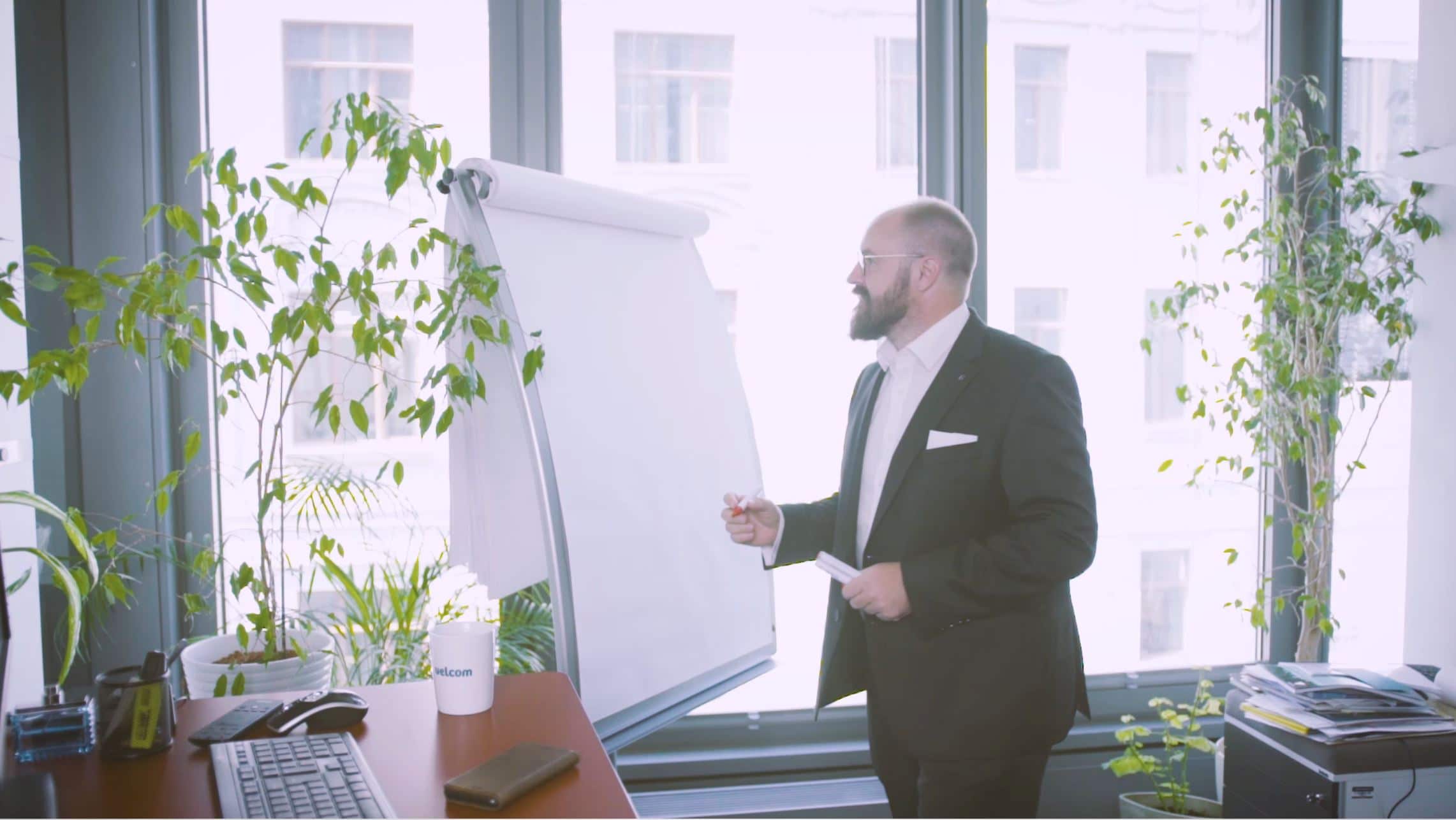 velcom - Wir verbinden Menschen mit Ihren Produkten und Services